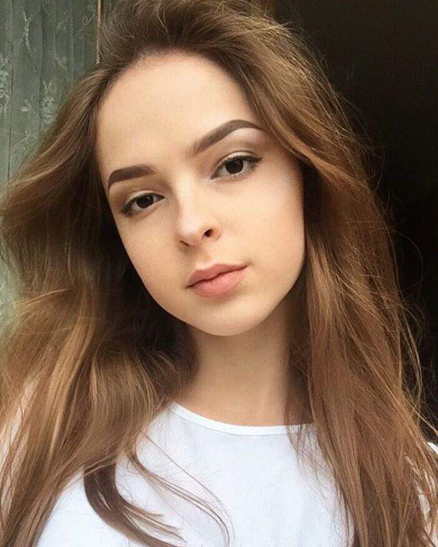 網路熱傳《超萌俄羅斯16歲水手服美少女》eva R 四年後的她又會變得怎麼樣呢? 宅宅新聞